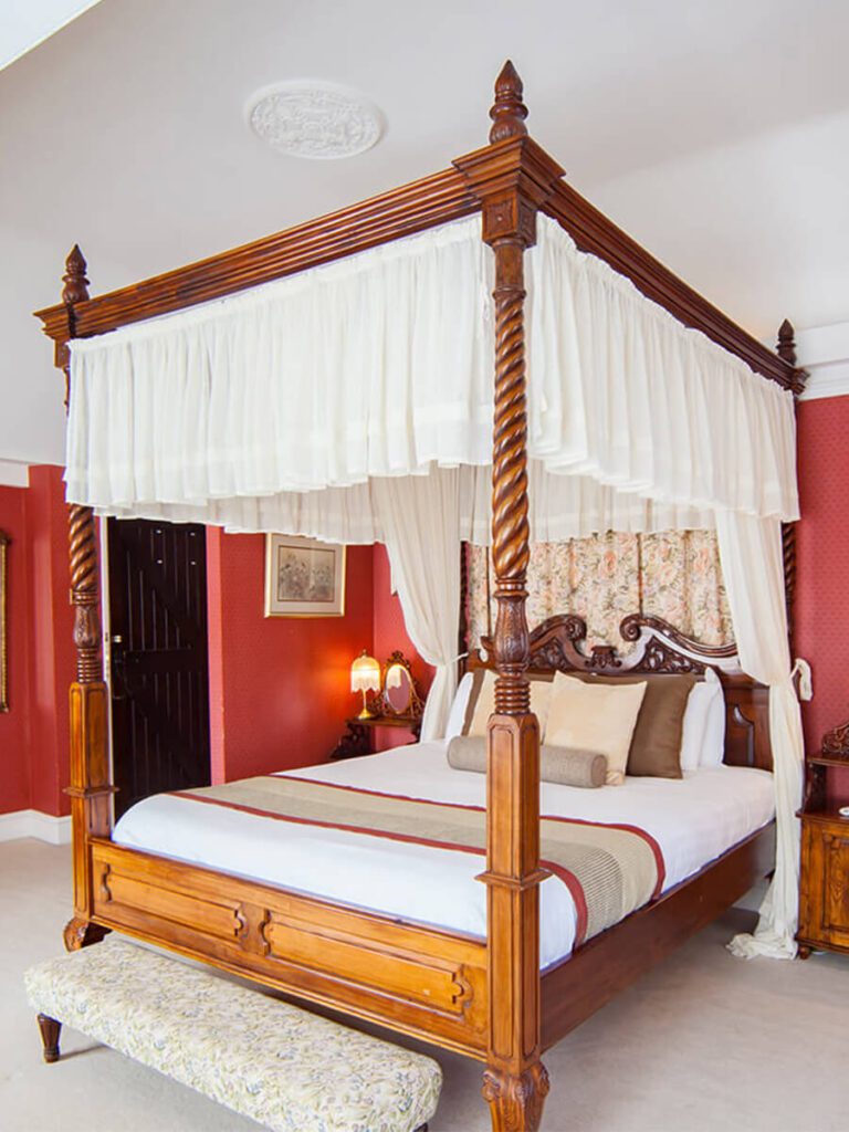 Gallery | The Holt Hotel