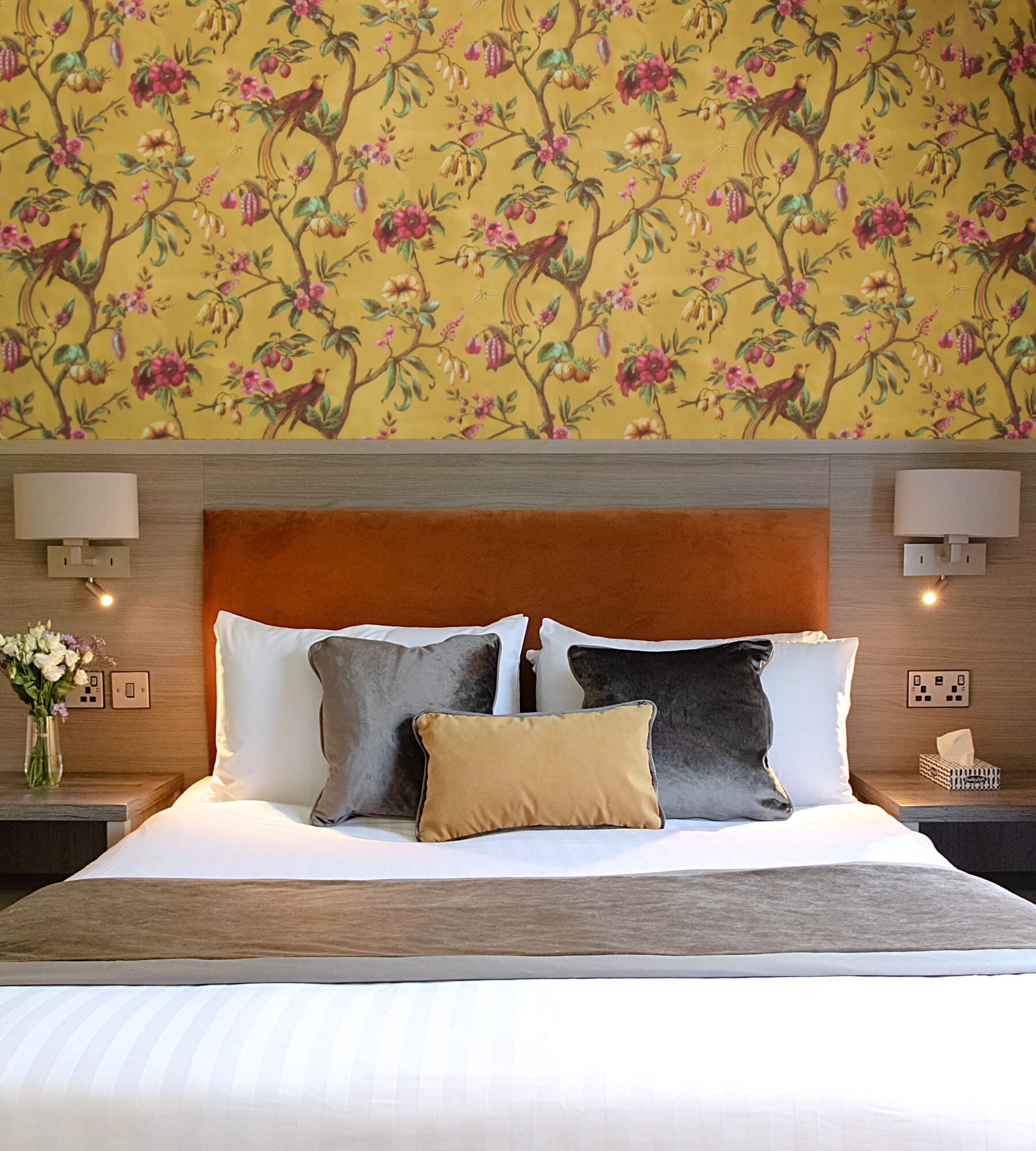 Oxfordshire Hotel | The Holt Hotel in Oxfordshire | Home